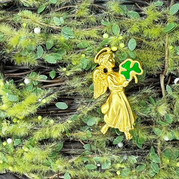 Avon | Jewelry | Vintage Avon Gold Shamrock Angel | Poshmark